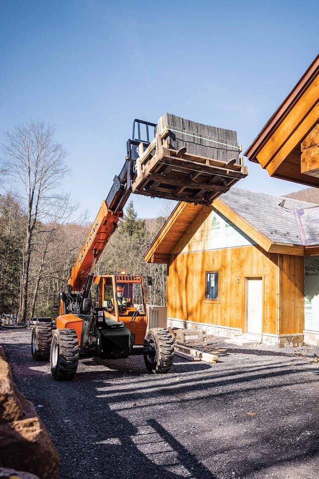 SkyTrak Telehandlers | JLG® | Construction Equipment